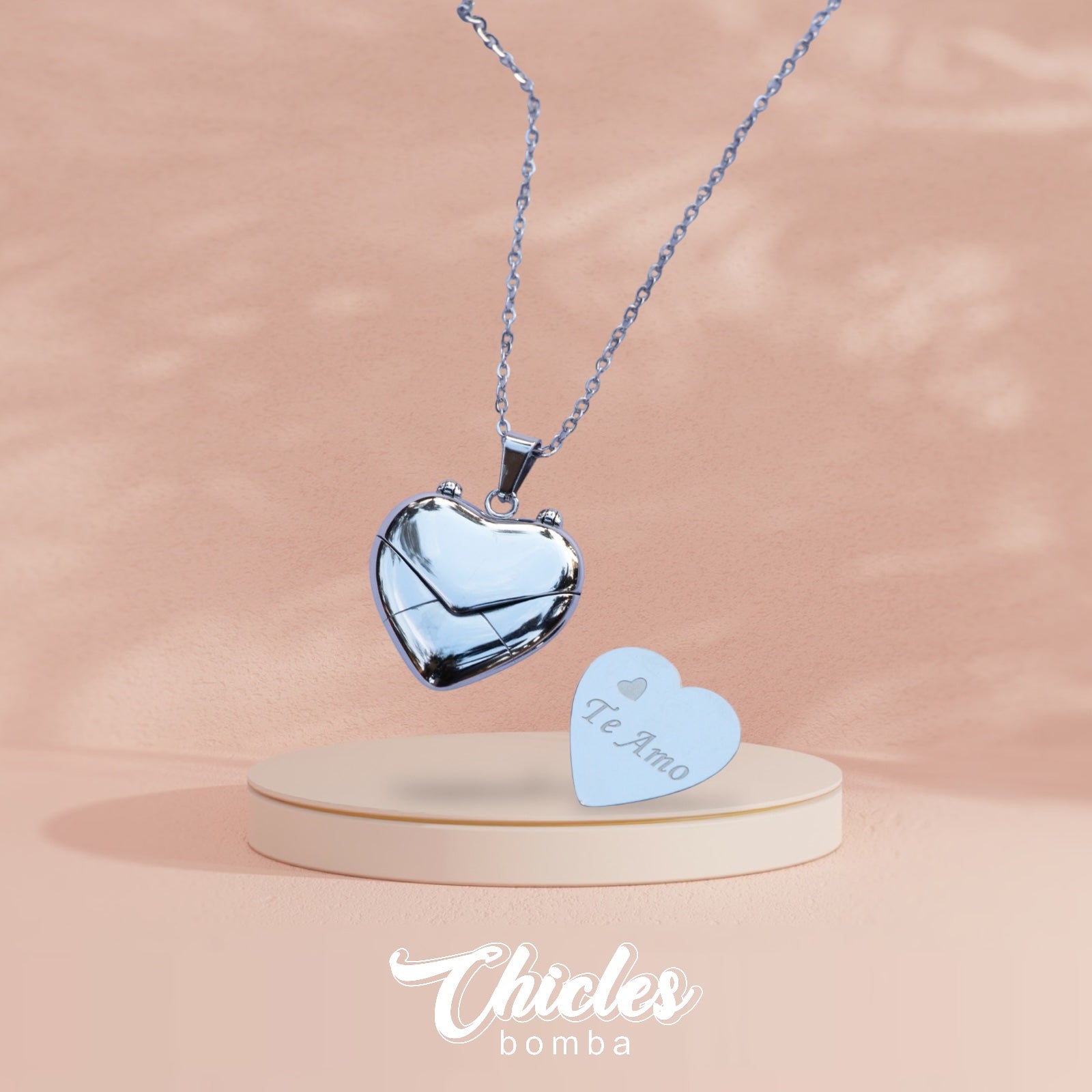 Collar sobre plateado te amo